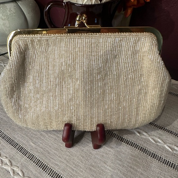 Lord & Taylor | Bags | Vintage Lord And Taylor Beaded Clutch With Gold ...